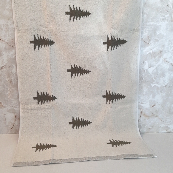 Pottery Barn | Bath | Pottery Barn Pine Tree Jacquard Bath Mat | Poshmark